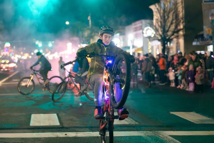 Delta Parade of Lights executes to wide audience approval ...