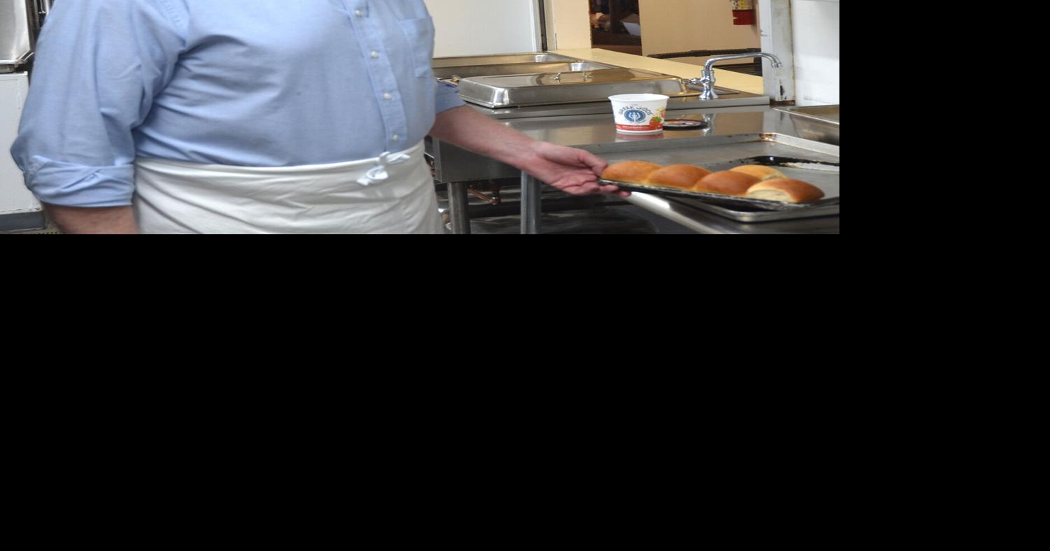 Former restaurant owner volunteers his services at Delta Senior Center ...