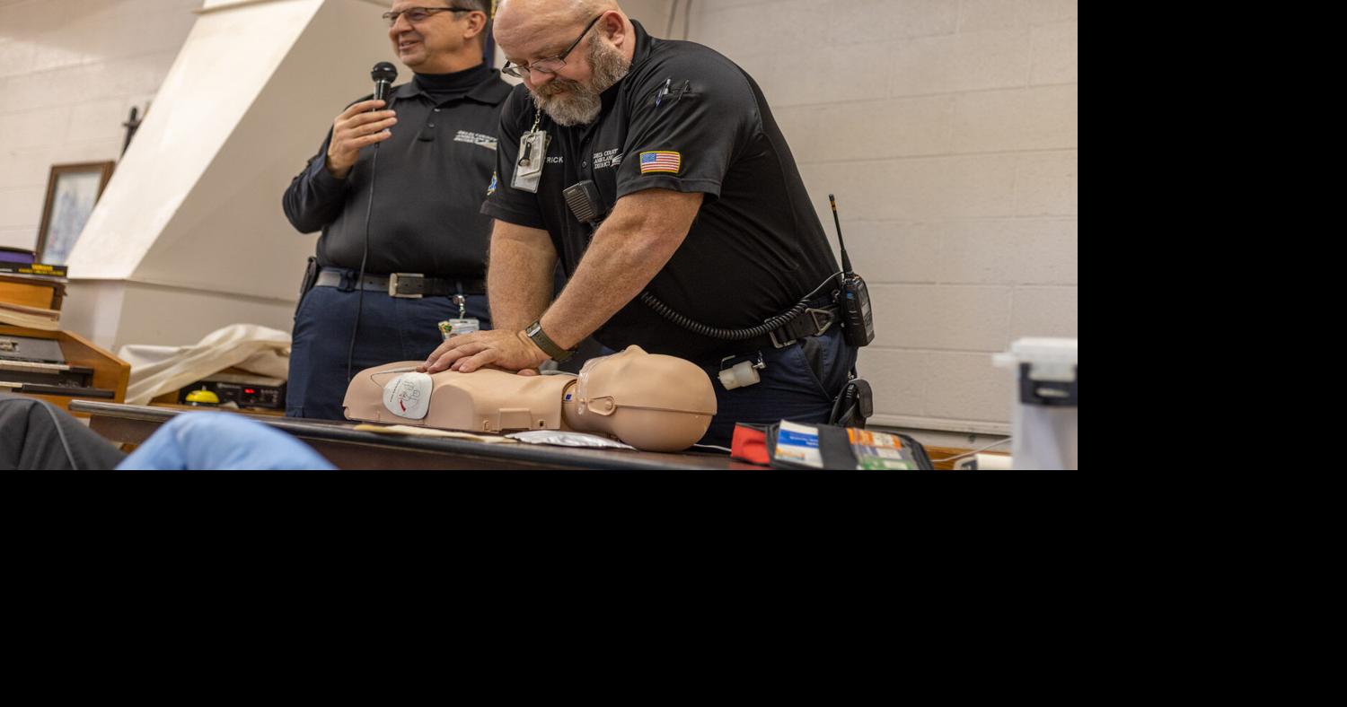 Seniors are instructed on CPR and defibrillation | News ...