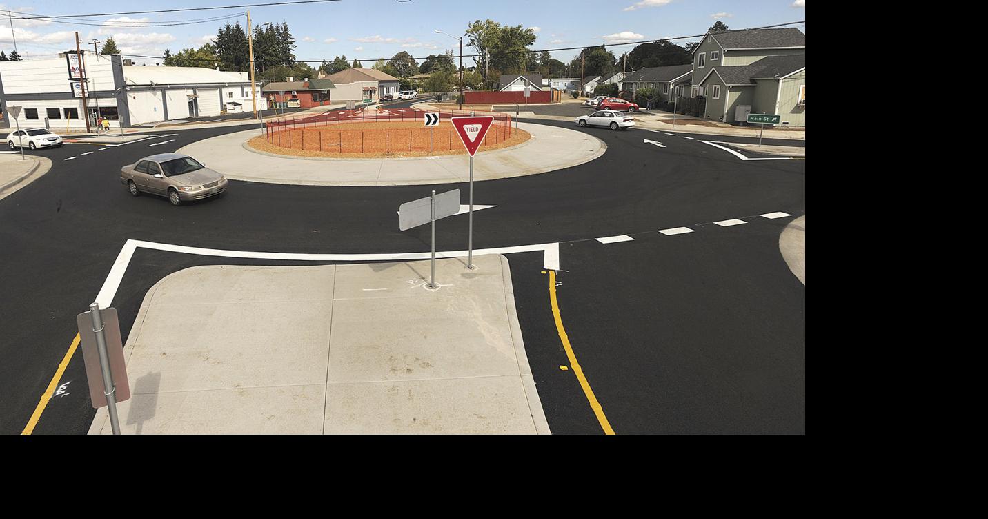 Albany roundabout opens
