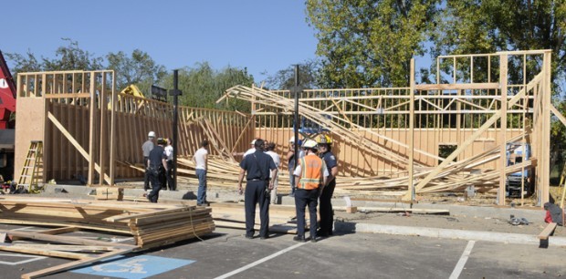Trusses collapse during building construction