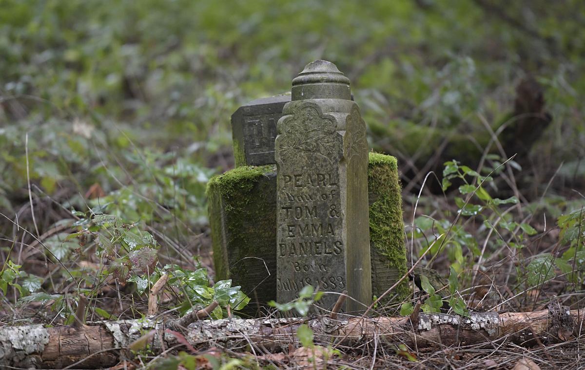Gallery: Gingles Cemetery | Local | democratherald.com