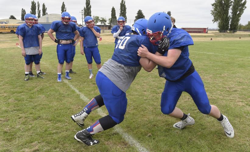 Prep football: Leeper takes over at Central Linn