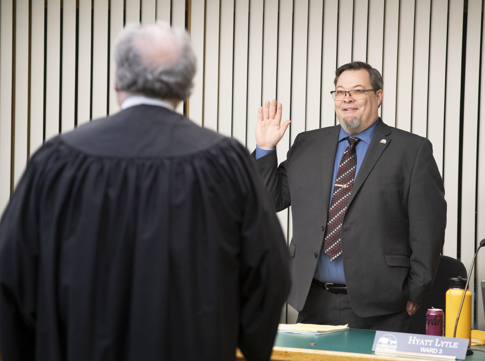 New Corvallis mayor, councilors sworn in, have eventful first meeting