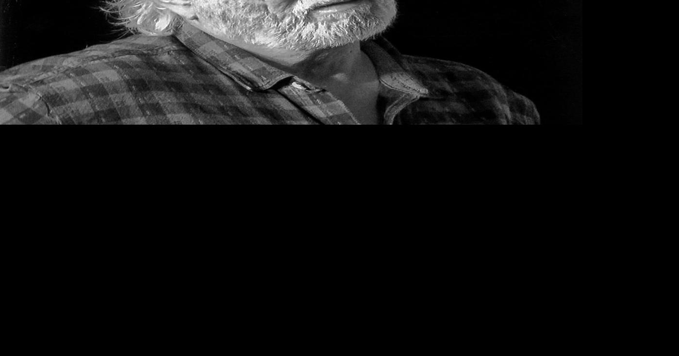 Singer-songwriter Staines to perform Wednesday