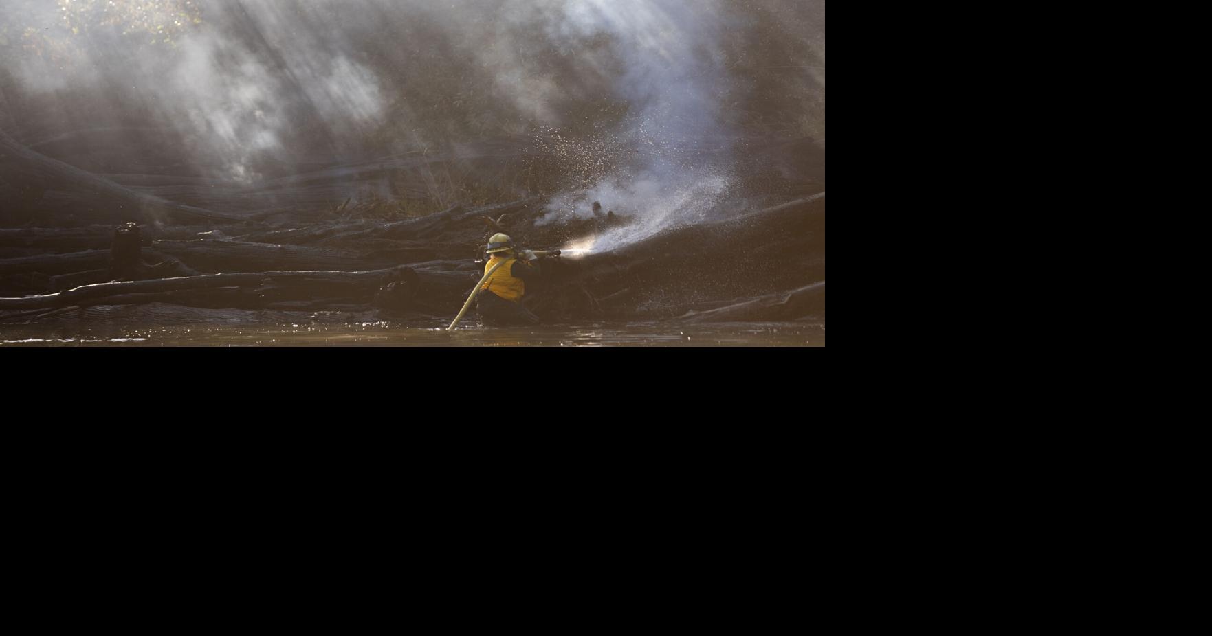 Firefighters fight 2 blazes on Calapooia River in Albany