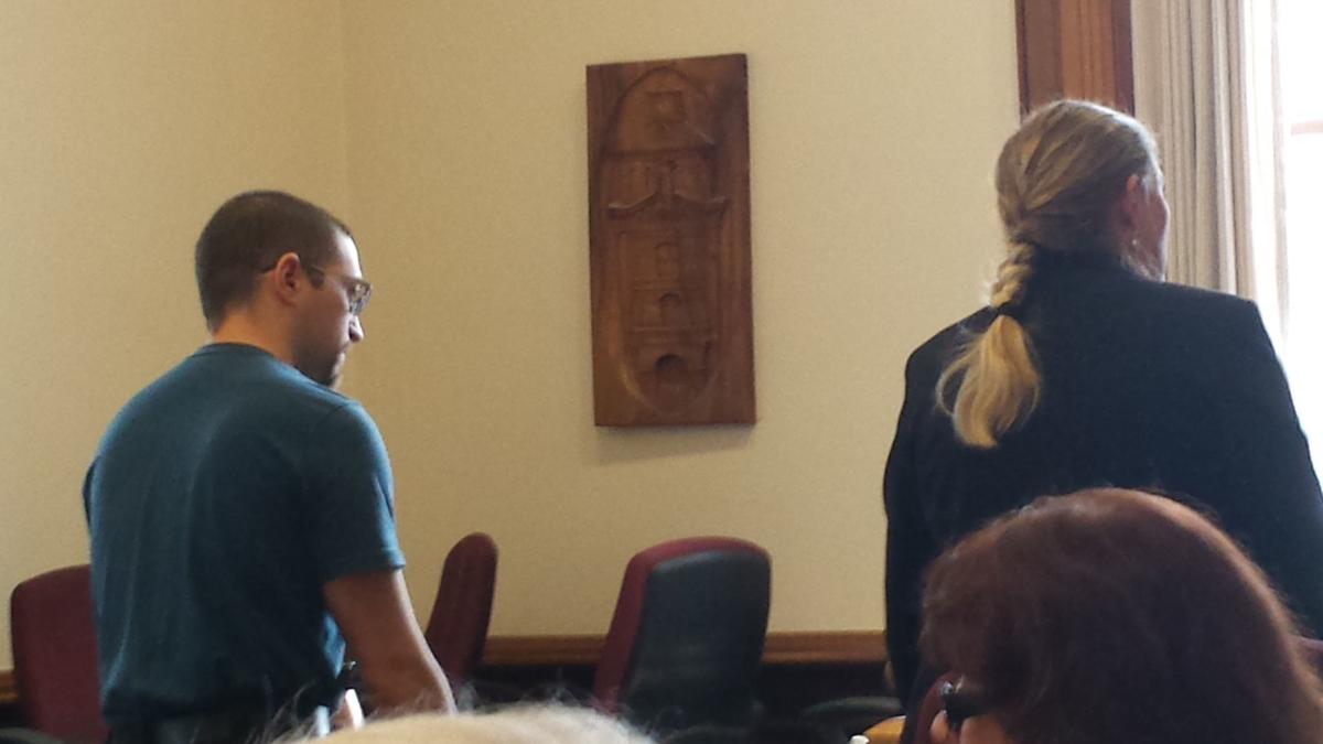 Oswalt sentenced to community service in vandalism case