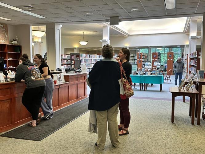 Library is ground zero in town's culture war | Londonderry | derrynews.com