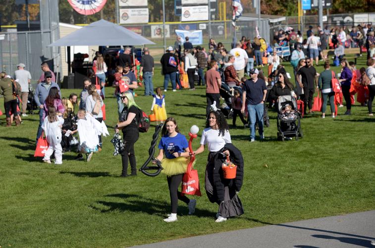 Harvest of Halloween fun | Windham | derrynews.com