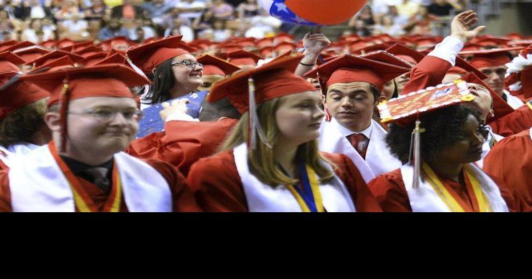 Moments from Pinkerton Academy graduation | News | derrynews.com