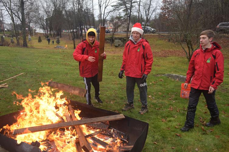 Lighting up the Common | Windham | derrynews.com