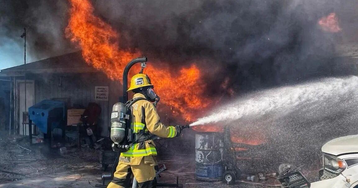 Three Structures damaged in Rosamond Fire | News | desertnews.com