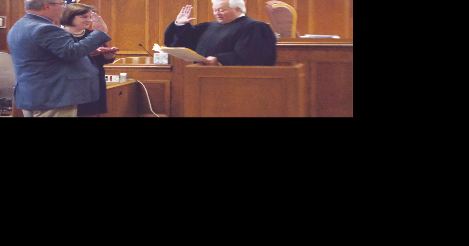 Treadway takes oath as judge | News | desototimes.com