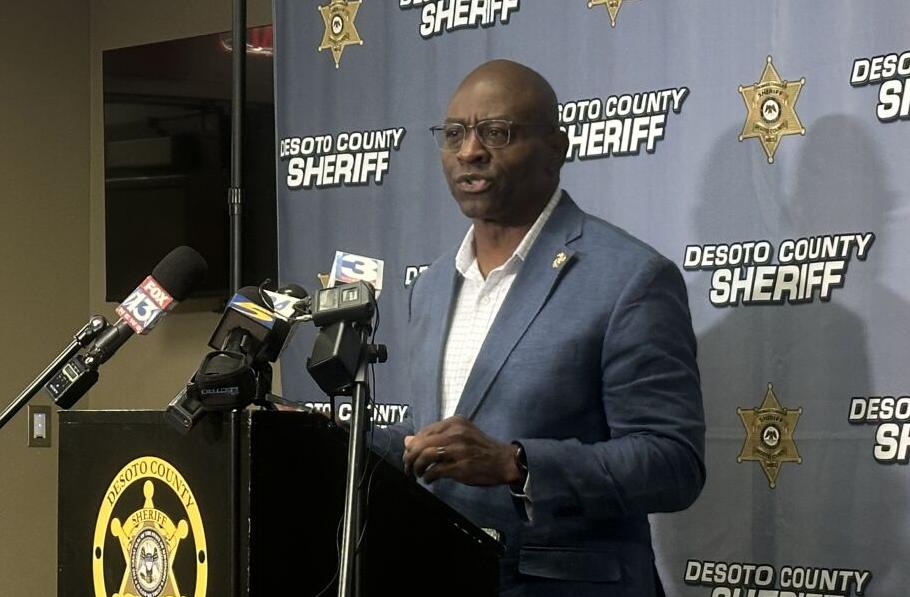 Lindsey Whiteside indicted on federal sex crime charges | Crime Report ...