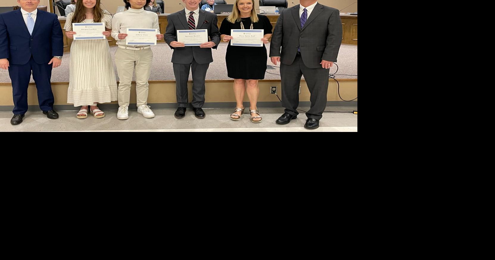 School district names top students for graduation | News | desototimes.com