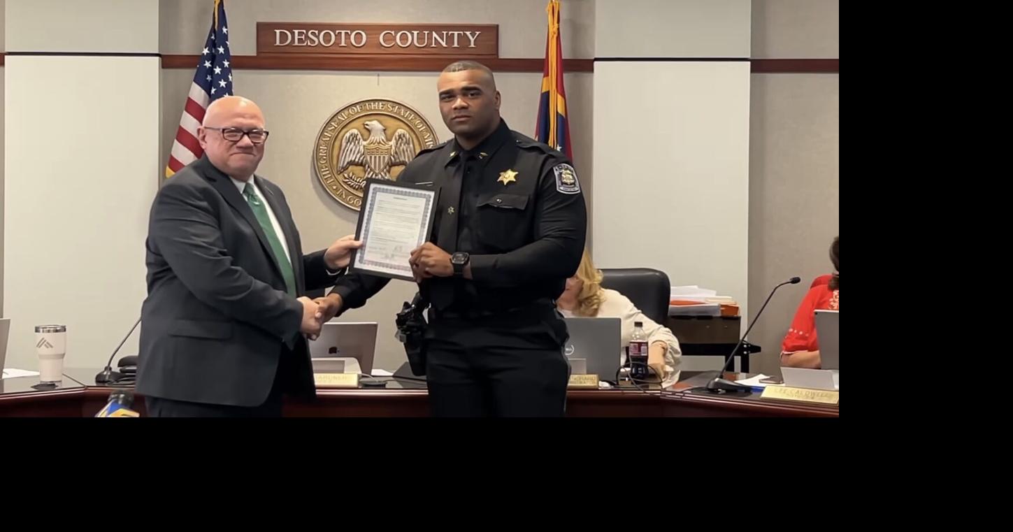 Deputy honored for stopping wrong way driver | News | desototimes.com
