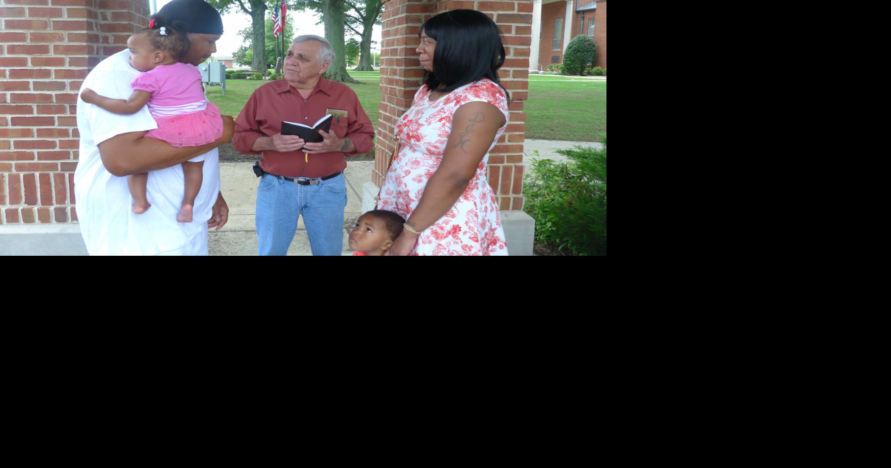 Pastor helps tie the knot | News | desototimes.com