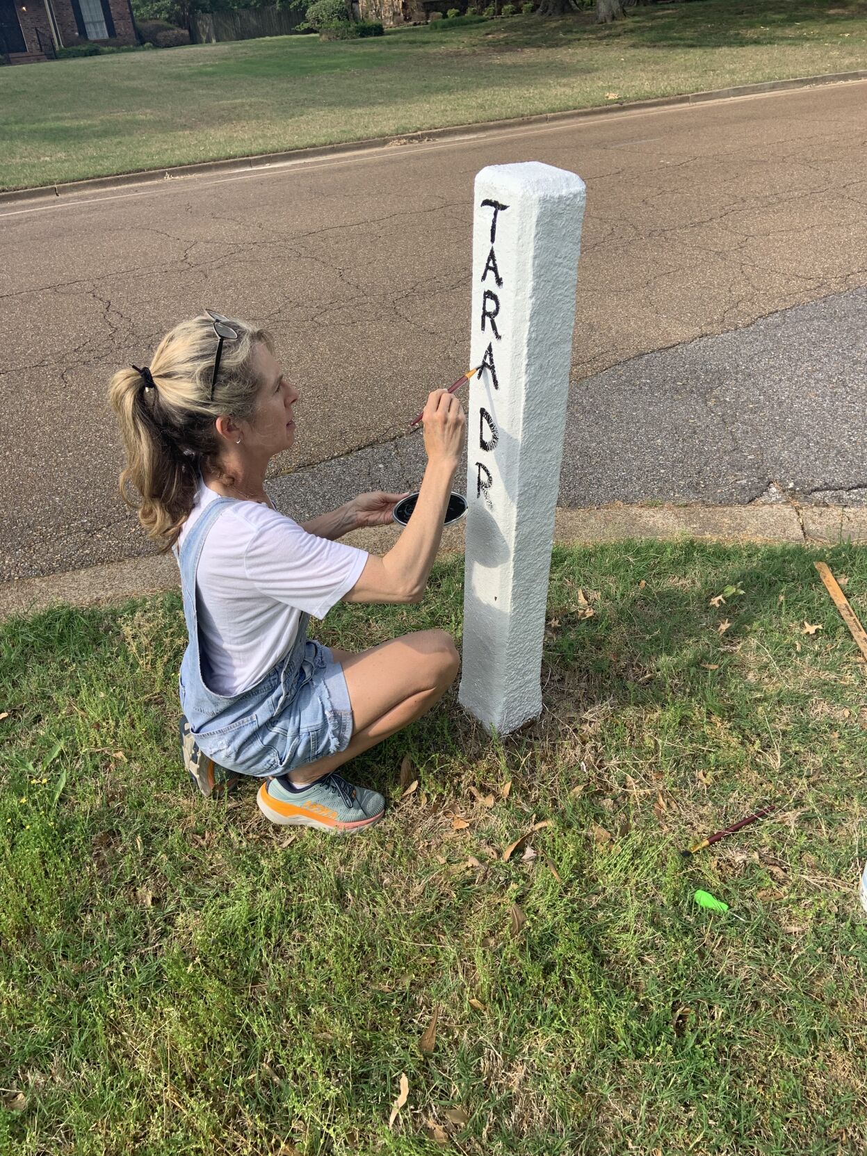 Hernando Arts Council repainting historic street obelisks for city ...