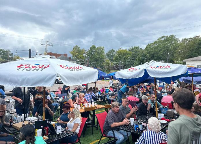 Friends hold cancer fundraiser for “Dancing Dale” | News | desototimes.com