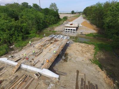 Star Landing Bridge construction moving forward | News | desototimes.com