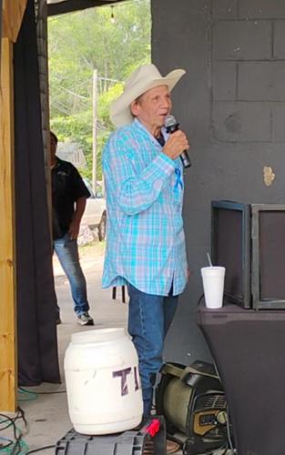 Friends hold cancer fundraiser for “Dancing Dale” | News | desototimes.com