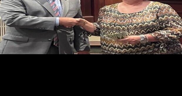 Olive Branch accountant awarded for patience, knowledge | News ...