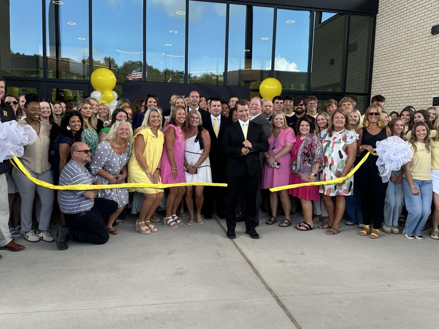 Hernando cuts ribbon on new, 94-acre high school | News | desototimes.com