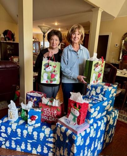 DeSoto Civic Garden Club adopts family for Christmas | Community ...