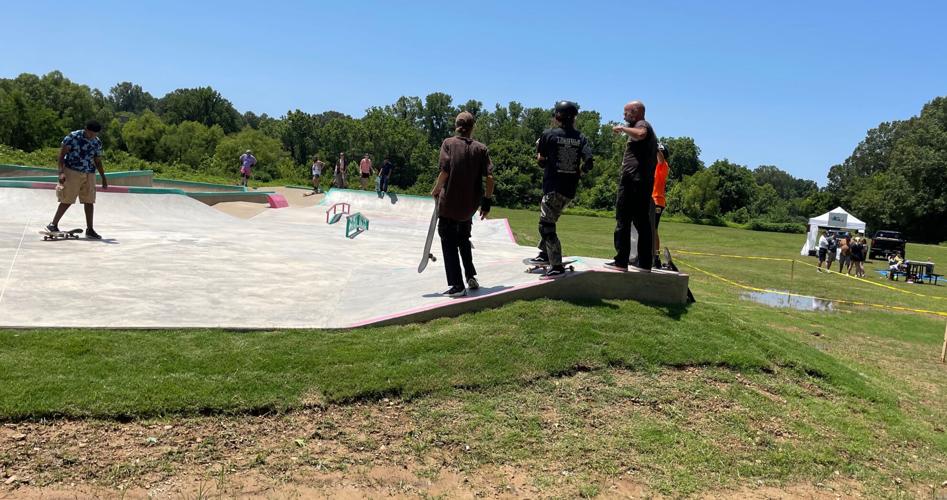 Balmy weather doesn't deter skaters from grand opening | News ...