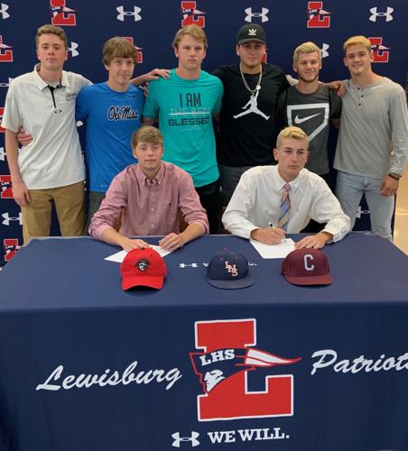 Lewisburg pair sign for college baseball | Sports | desototimes.com