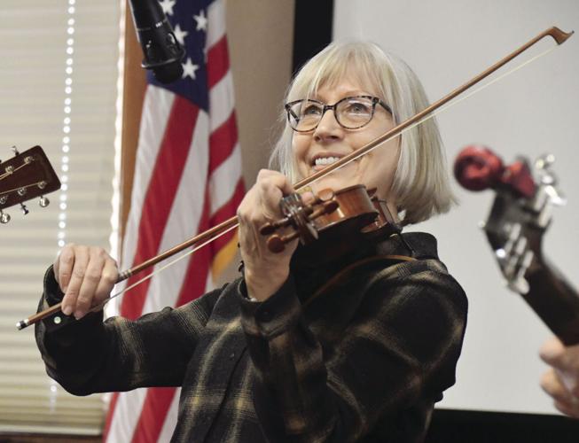 Fiddlers on the stage | News | dillontribune.com