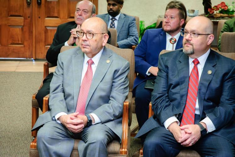 Chickasaw Gov. Bill Anoatubby to retire | News | duncanbanner.com