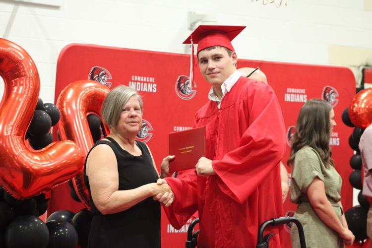 Comanche’s Kanon Clift walks the stage 18 days after major car wreck ...