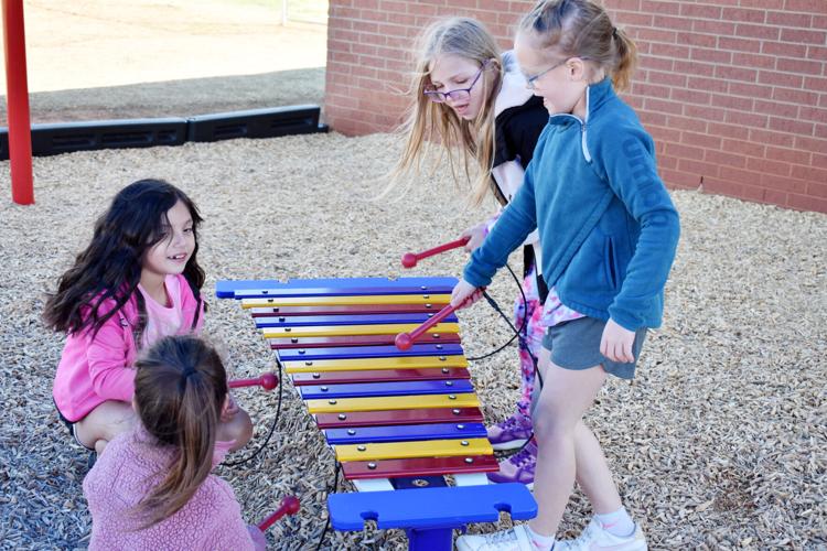 Comanche Elementary unveils new playground | Community | duncanbanner.com