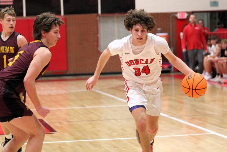 Demons drop close game in back-and-forth affair | Sports | duncanbanner.com