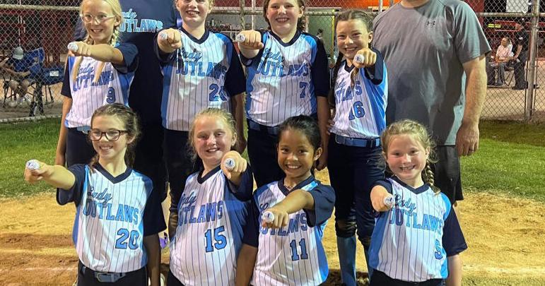 Lady Outlaws 10U Softball wins league title | Sports | duncanbanner.com