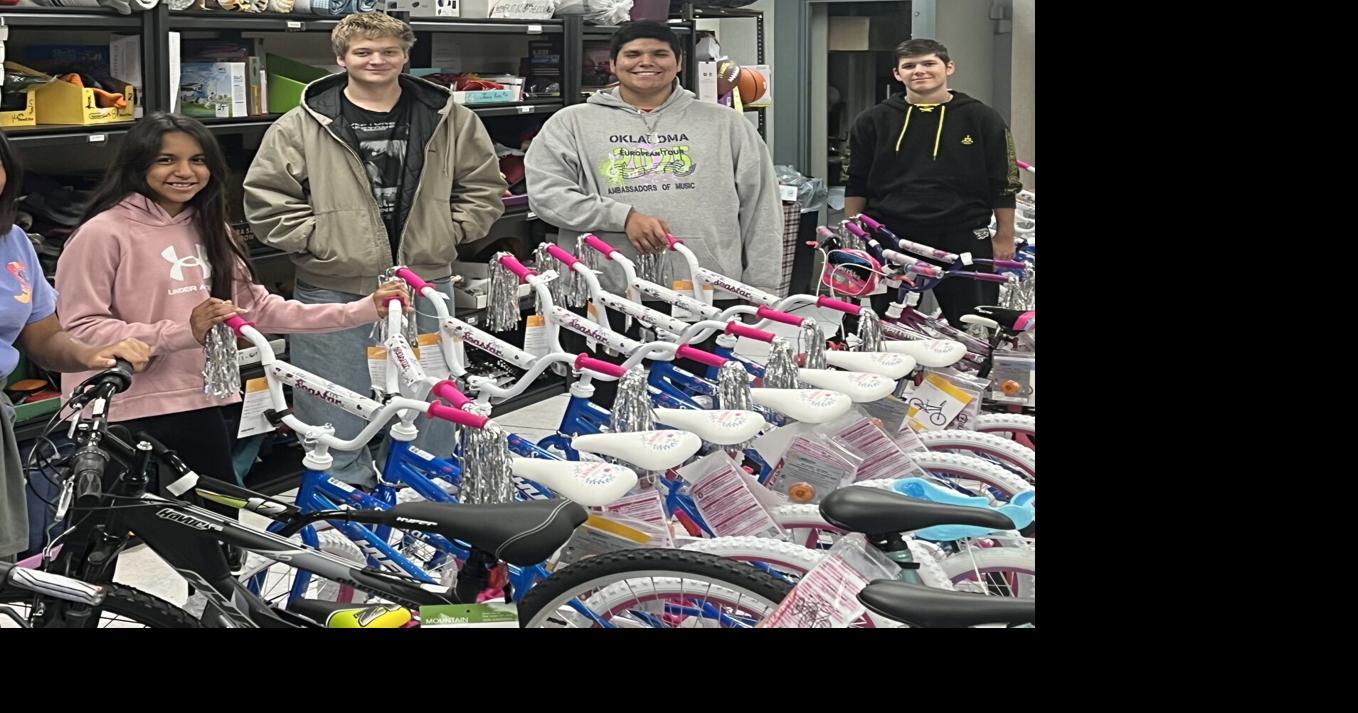 Duncan Band Boosters donate bikes to Toy Shop | Community ...