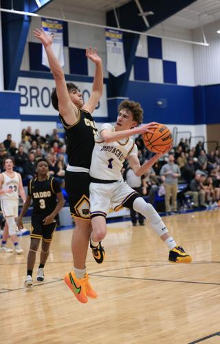 Bronchos fall in tightly contested Regional Title game | Sports ...