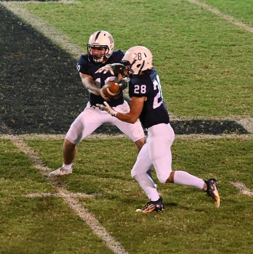 Outlaws beat Comanche in district opener | Sports | duncanbanner.com