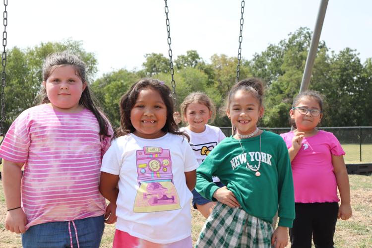 Duncan elementary kids see new playground equipment | | duncanbanner.com