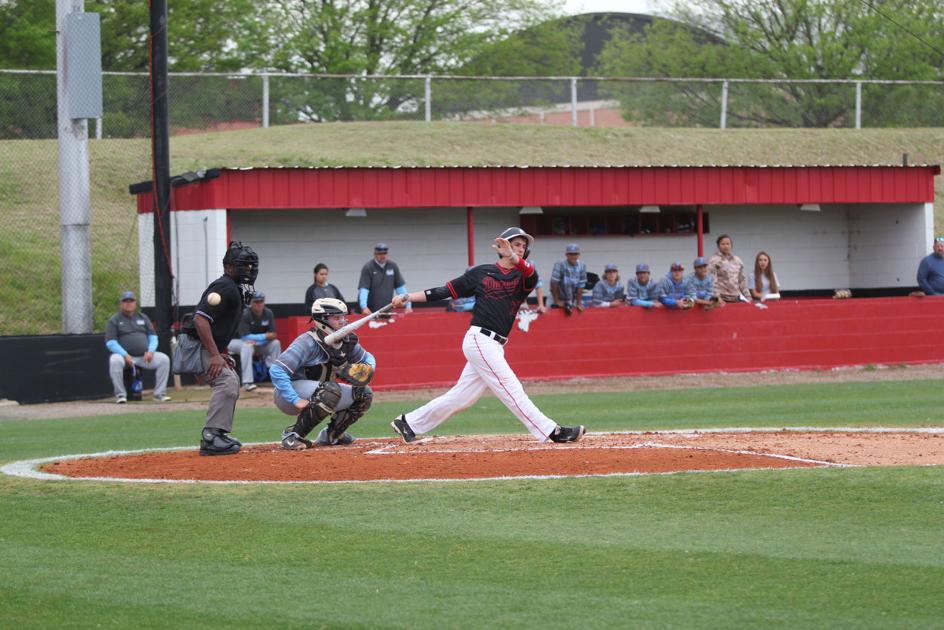 Duncan Demons chase top spot in district | Sports | duncanbanner.com