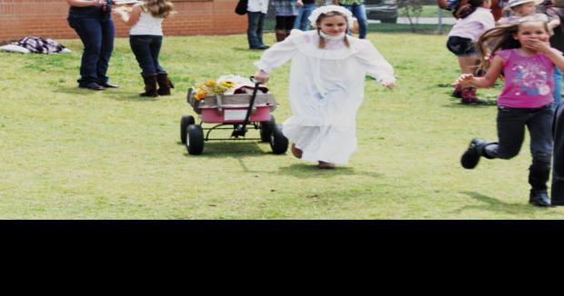 Emerson third graders learn Oklahoma land run history | News ...