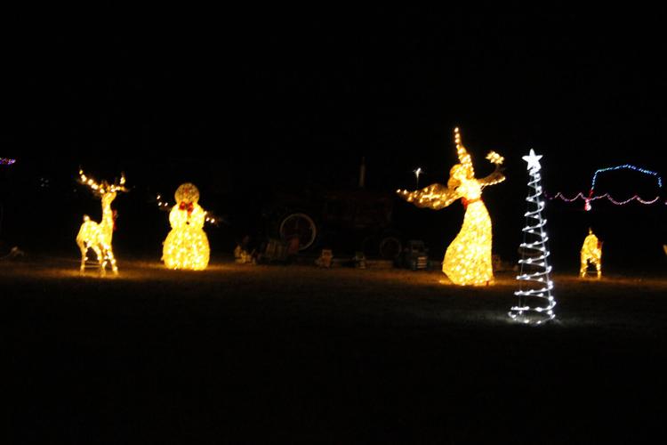 Local homeowner keeps Christmas tradition alive in his wife’s memory ...