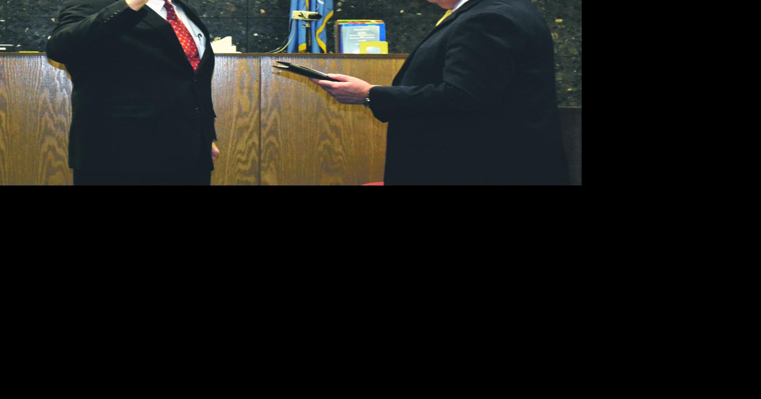 Ken Graham sworn in as new district judge | News | duncanbanner.com