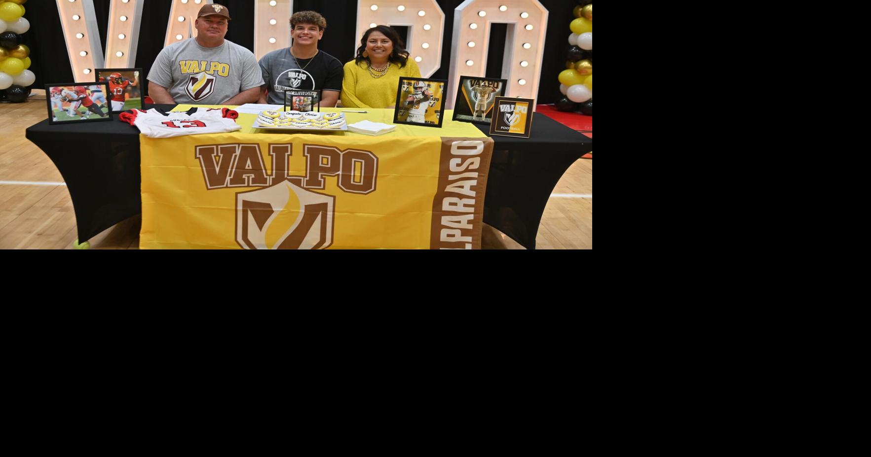 Christopher Kouts tosses the ball toward University of Valparaiso ...