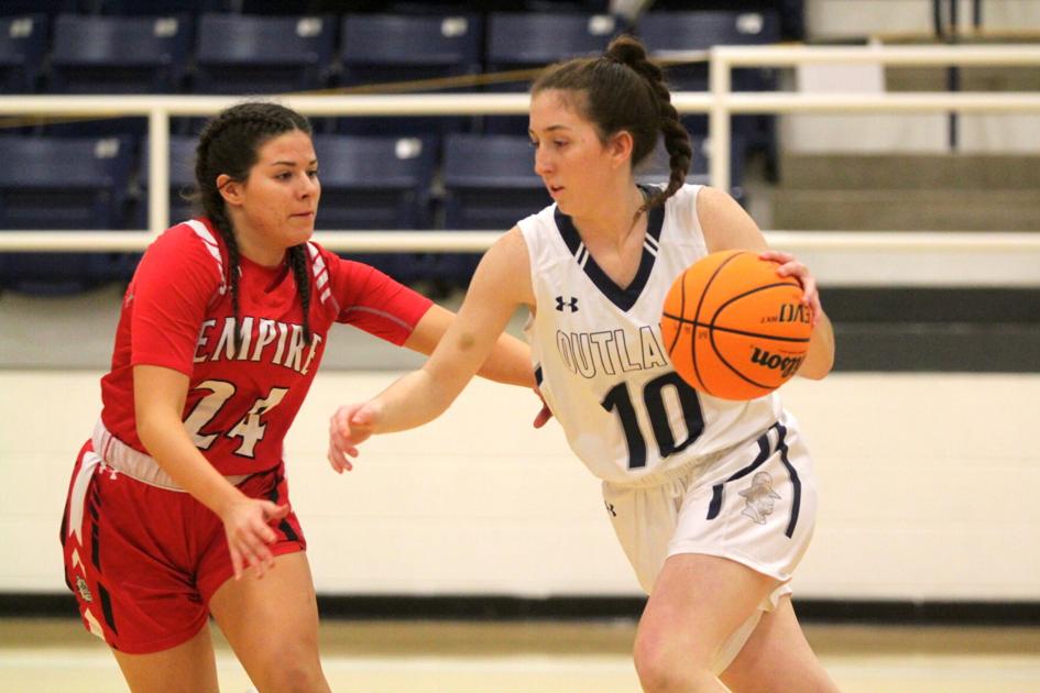 Lady Outlaws back in title game after big third quarter | Sports ...