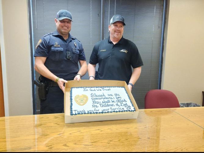 Community shows gratitude to Duncan Police with Christmas meal ...