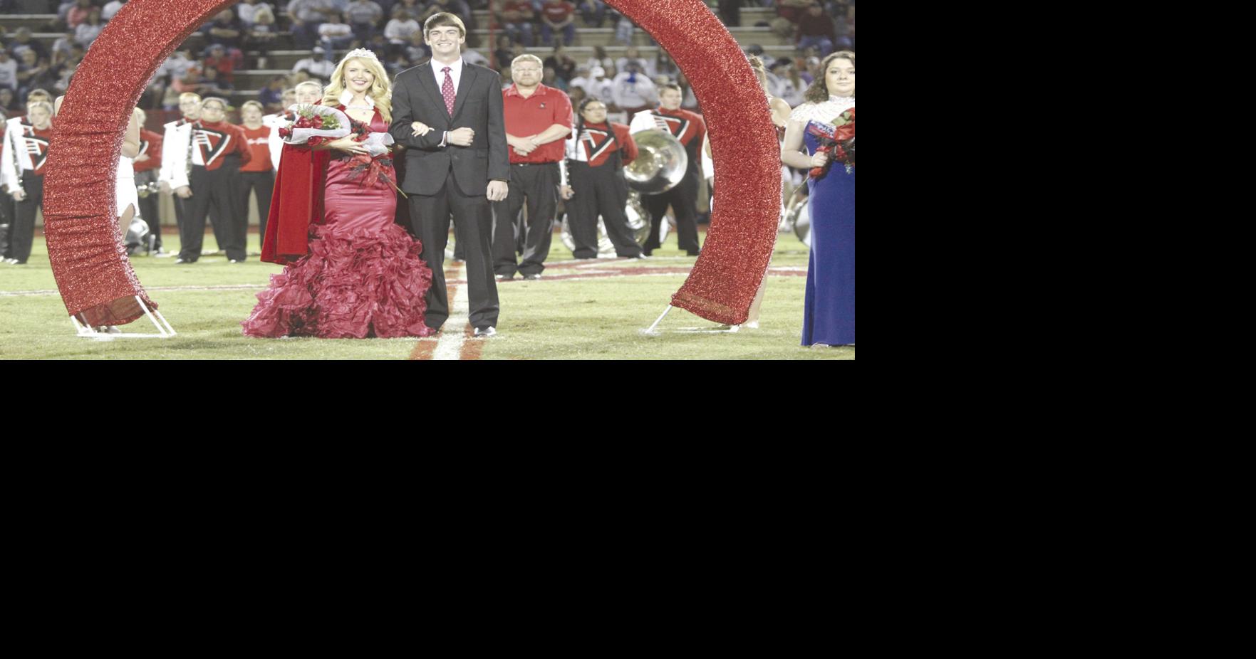 Duncan Demons crown royalty at homecoming game | News | duncanbanner.com
