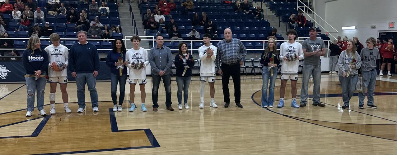 Outlaws honor five seniors in wire-to-wire victory | Sports ...