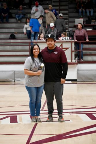 Gallery: Velma crowns royalty, honors seniors | Sports | duncanbanner.com